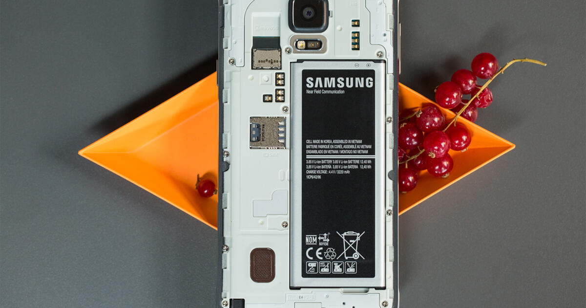 Samsung Galaxy Note 4: So legt Ihr die SIM-Karte ein - CURVED.de